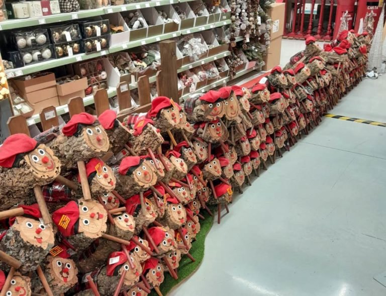 Caga Tió tradition, the Christmas log that poops presents - Americans ...